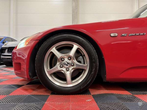 Sarkans Honda S2000 2002 Viļņa, ar dzinēja tilpumu 2.00 L un nobraukumu 286 tūkst. km par 16990 €, foto 9 vietnē AUTOMOTO.COM.LV