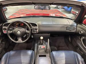 Sarkans Honda S2000 2002 Viļņa, ar dzinēja tilpumu 2.00 L un nobraukumu 286 tūkst. km par 16990 €, foto 17 vietnē AUTOMOTO.COM.LV