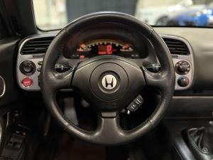Sarkans Honda S2000 2002 Viļņa, ar dzinēja tilpumu 2.00 L un nobraukumu 286 tūkst. km par 16990 €, foto 19 vietnē AUTOMOTO.COM.LV