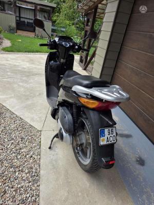 Melns Honda SH 2008 Pasvalys, ar dzinēja tilpumu 0.13 L un nobraukumu 25 tūkst. km par 999 €, foto 7 vietnē AUTOMOTO.COM.LV