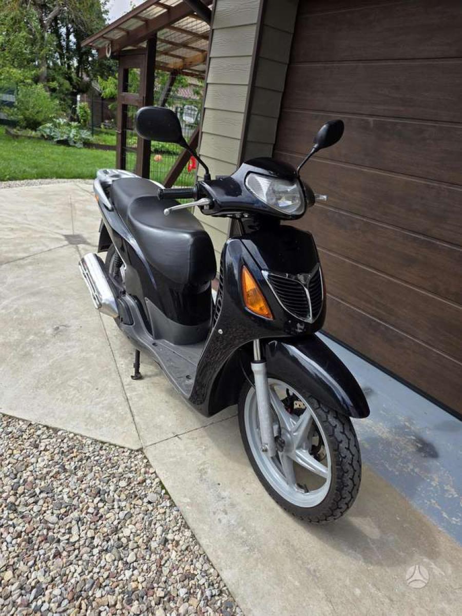 Melns Honda SH 2008 Pasvalys, ar dzinēja tilpumu 0.13 L un nobraukumu 25 tūkst. km par 999 €, foto 12 vietnē AUTOMOTO.COM.LV