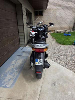 Melns Honda SH 2008 Pasvalys, ar dzinēja tilpumu 0.13 L un nobraukumu 25 tūkst. km par 999 €, foto 15 vietnē AUTOMOTO.COM.LV