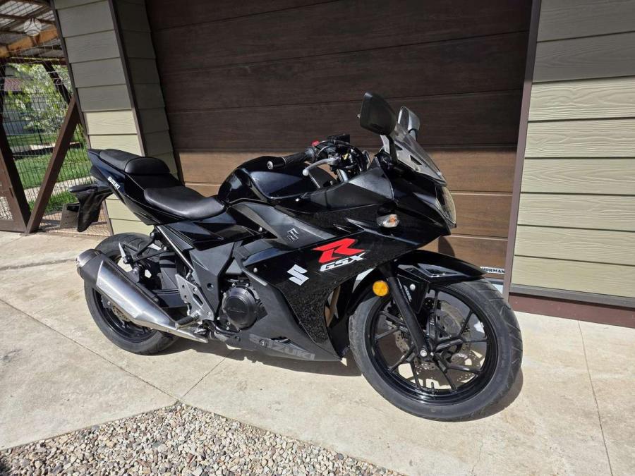 Melns Honda SH 2018 Pasvalys, ar dzinēja tilpumu 0.25 L un nobraukumu 18 tūkst. km par 1749 €, foto 8 vietnē AUTOMOTO.COM.LV