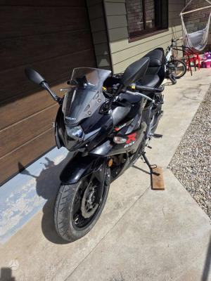 Melns Honda SH 2018 Pasvalys, ar dzinēja tilpumu 0.25 L un nobraukumu 18 tūkst. km par 1749 €, foto 16 vietnē AUTOMOTO.COM.LV