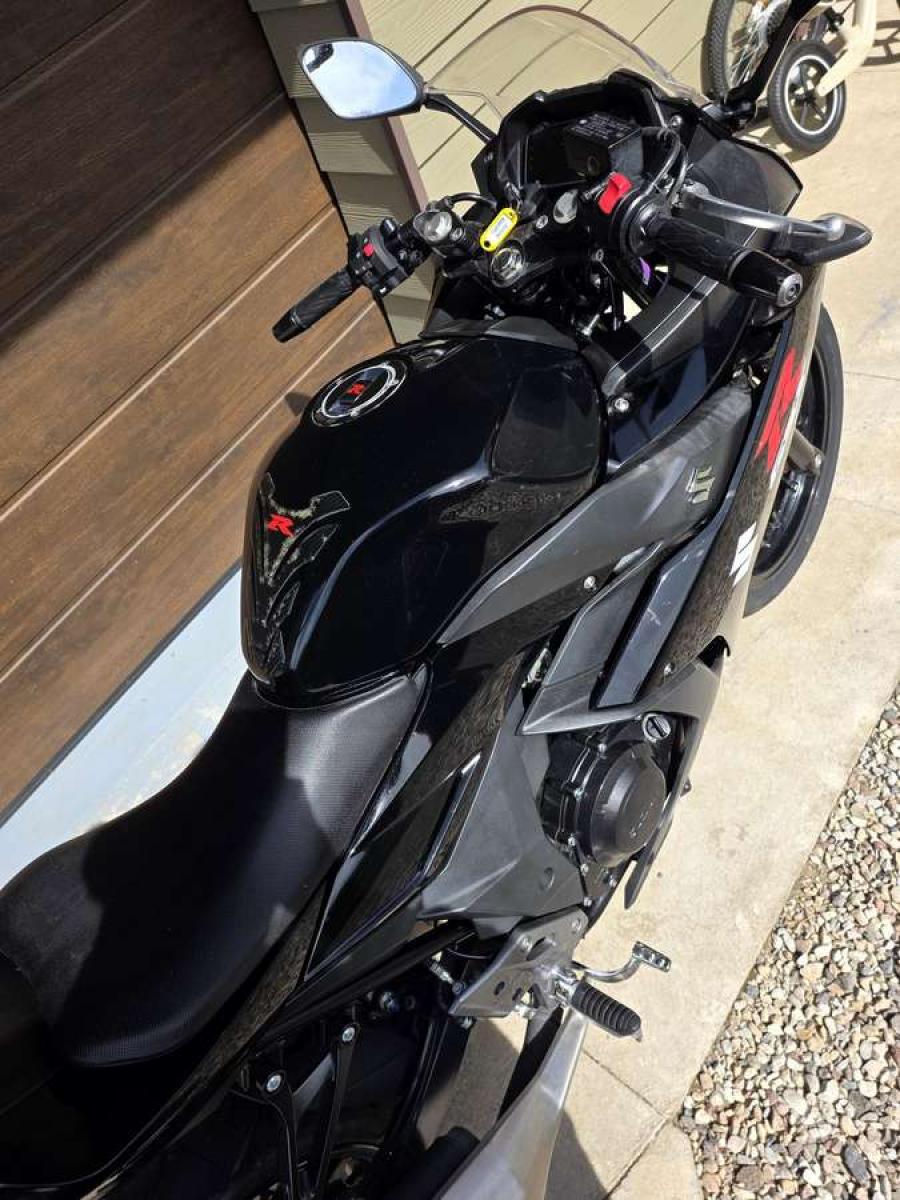 Melns Honda SH 2018 Pasvalys, ar dzinēja tilpumu 0.25 L un nobraukumu 18 tūkst. km par 1749 €, foto 17 vietnē AUTOMOTO.COM.LV