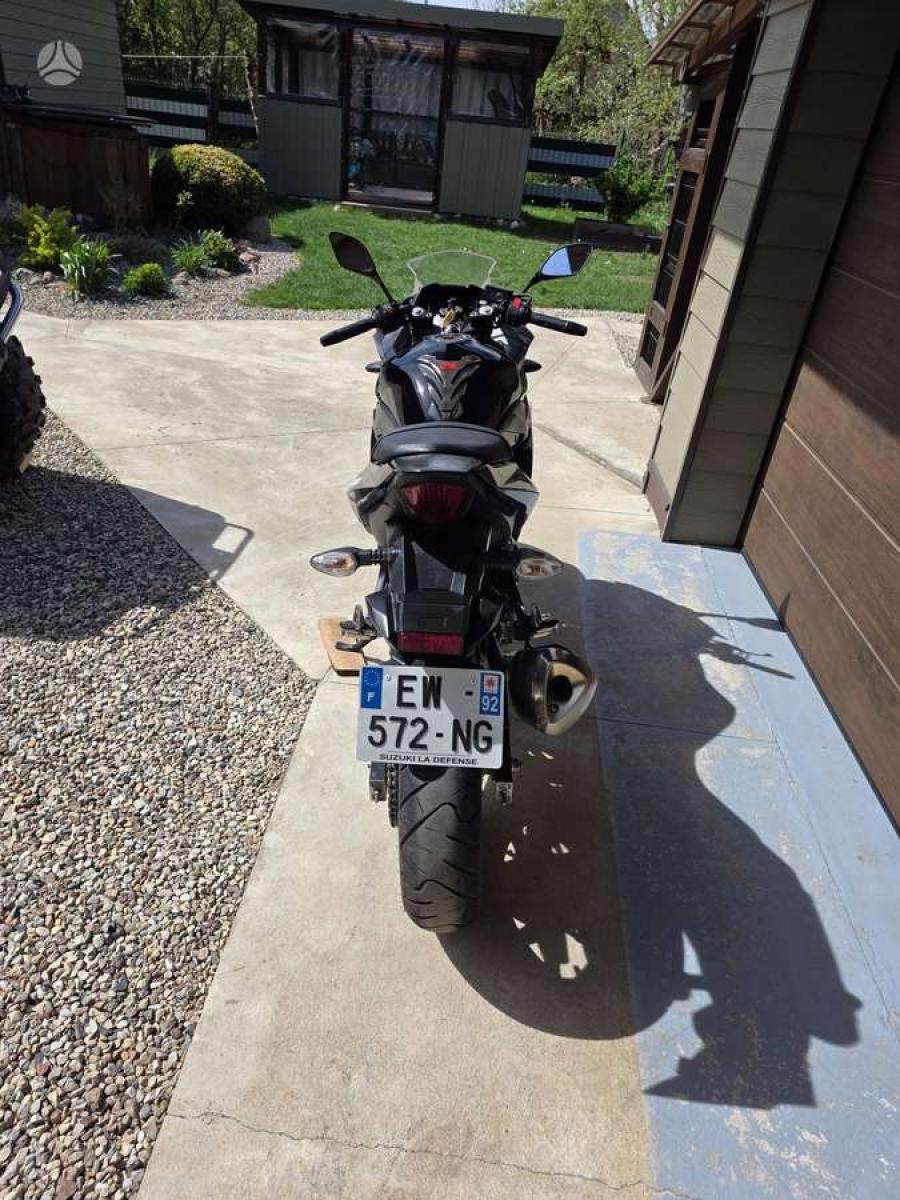 Melns Honda SH 2018 Pasvalys, ar dzinēja tilpumu 0.25 L un nobraukumu 18 tūkst. km par 1749 €, foto 18 vietnē AUTOMOTO.COM.LV