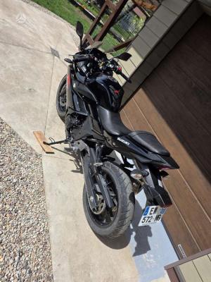 Melns Honda SH 2018 Pasvalys, ar dzinēja tilpumu 0.25 L un nobraukumu 18 tūkst. km par 1749 €, foto 19 vietnē AUTOMOTO.COM.LV