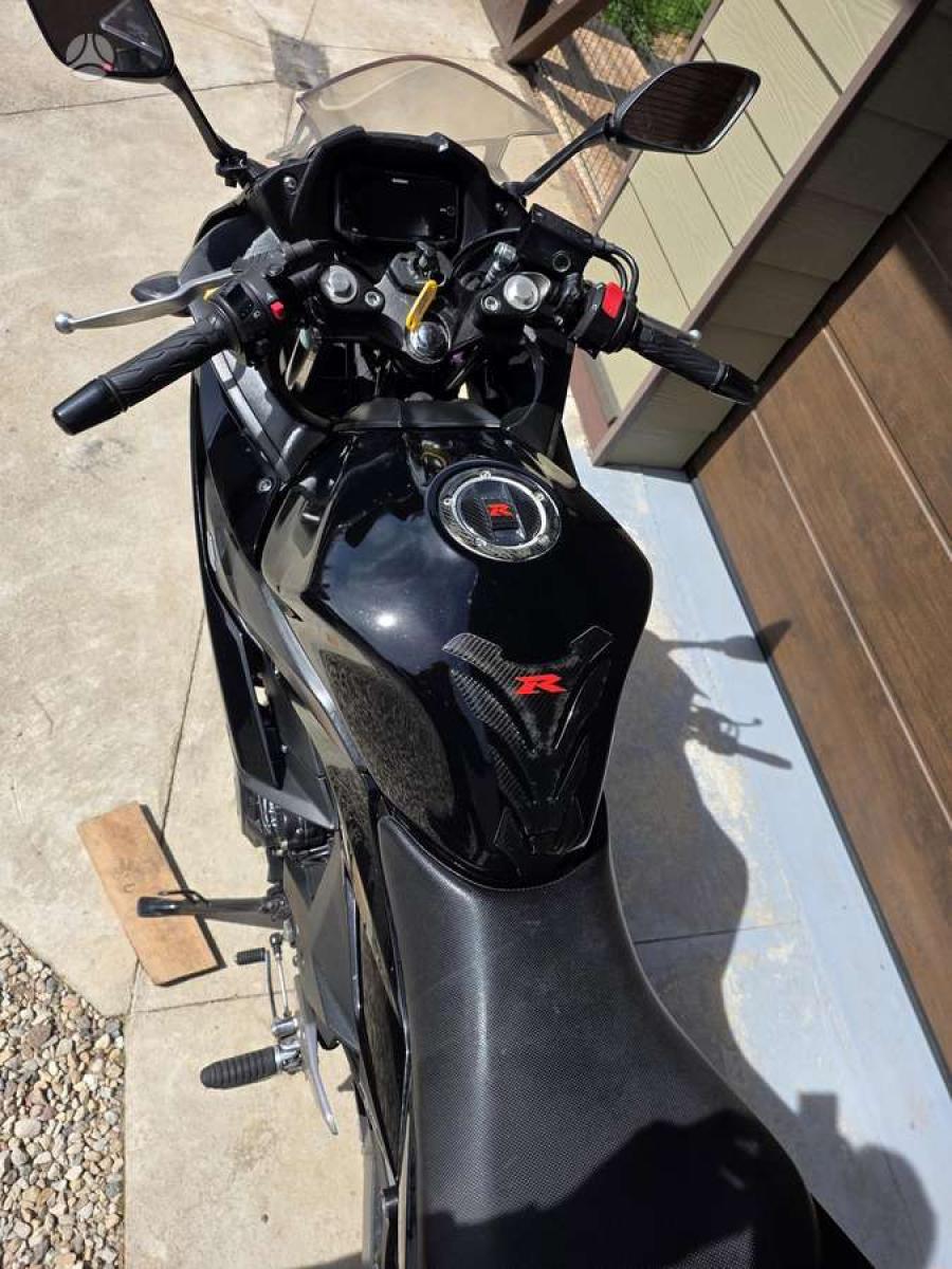 Melns Honda SH 2018 Pasvalys, ar dzinēja tilpumu 0.25 L un nobraukumu 18 tūkst. km par 1749 €, foto 23 vietnē AUTOMOTO.COM.LV