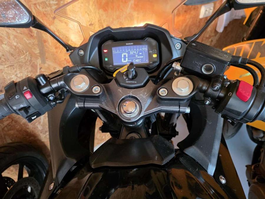Melns Honda SH 2018 Pasvalys, ar dzinēja tilpumu 0.25 L un nobraukumu 18 tūkst. km par 1749 €, foto 24 vietnē AUTOMOTO.COM.LV