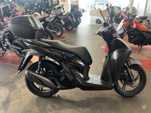 Black Honda SH 2026 in Vilnius, with an engine capacity of 0.13 L and mileage of 0 thousand km for 4690 €, photo 5 on AUTOMOTO.COM.LV