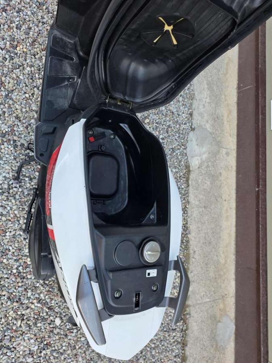 Balts Honda SH 2021 Pasvalys, ar dzinēja tilpumu 50.00 L un nobraukumu 12 tūkst. km par 799 €, foto 17 vietnē AUTOMOTO.COM.LV
