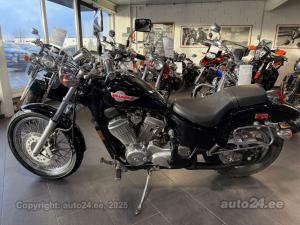 Black Honda Shadow 600 1993 in Tallinn, with an engine capacity of 0.58 L and mileage of 21 thousand km for 1990 €, photo 11 on AUTOMOTO.COM.LV