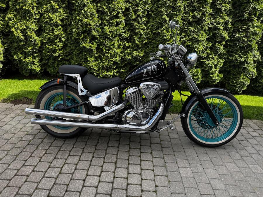Melns Honda Shadow 600 1996 Kauņa, ar dzinēja tilpumu 0.80 L un nobraukumu 23 tūkst. km par 2500 €, foto 1 vietnē AUTOMOTO.COM.LV