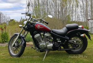 Melns Honda Shadow 600 1996 Pērnava, ar dzinēja tilpumu 0.58 L un nobraukumu 65 tūkst. km par 3150 €, foto  vietnē AUTOMOTO.COM.LV