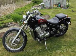 Melns Honda Shadow 600 1996 Pērnava, ar dzinēja tilpumu 0.58 L un nobraukumu 65 tūkst. km par 3150 €, foto 3 vietnē AUTOMOTO.COM.LV