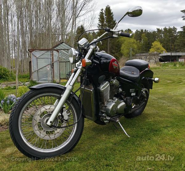 Melns Honda Shadow 600 1996 Pērnava, ar dzinēja tilpumu 0.58 L un nobraukumu 65 tūkst. km par 3150 €, foto 3 vietnē AUTOMOTO.COM.LV