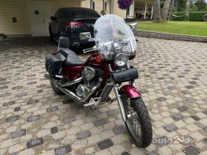 Sarkans Honda Shadow 600 1991 Tallina, ar dzinēja tilpumu 0.58 L un nobraukumu 51 tūkst. km par 1500 €, foto  vietnē AUTOMOTO.COM.LV