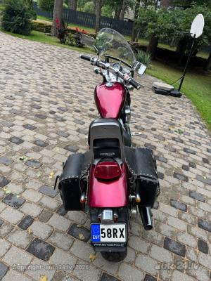 Red Honda Shadow 600 1991 in Tallinn, with an engine capacity of 0.58 L and mileage of 51 thousand km for 1500 €, photo 5 on AUTOMOTO.COM.LV