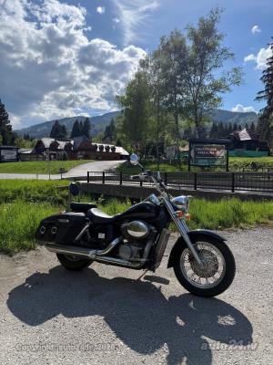 Black Honda Shadow 750 2000 in Tallinn, with an engine capacity of 0.75 L and mileage of 48 thousand km for 3850 €, photo 3 on AUTOMOTO.COM.LV