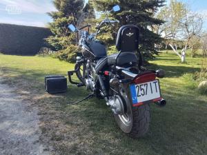Black Honda Shadow 1994 in Raseiniai, with an engine capacity of 1.10 L and mileage of 43 thousand km for 2700 €, photo 3 on AUTOMOTO.COM.LV