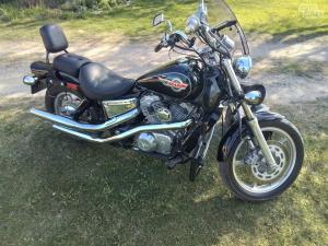 Black Honda Shadow 1994 in Raseiniai, with an engine capacity of 1.10 L and mileage of 43 thousand km for 2700 €, photo 6 on AUTOMOTO.COM.LV