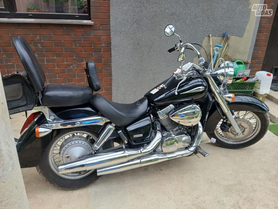 Black Honda Shadow 2009 in Vilnius, with an engine capacity of 0.75 L and mileage of 9 thousand km for 4500 €, photo 1 on AUTOMOTO.COM.LV
