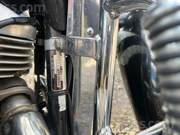 Honda Shadow 1999 in Riga, with an engine capacity of 0.75 L and mileage of 0 thousand km for 3500 €, photo 6 on AUTOMOTO.COM.LV
