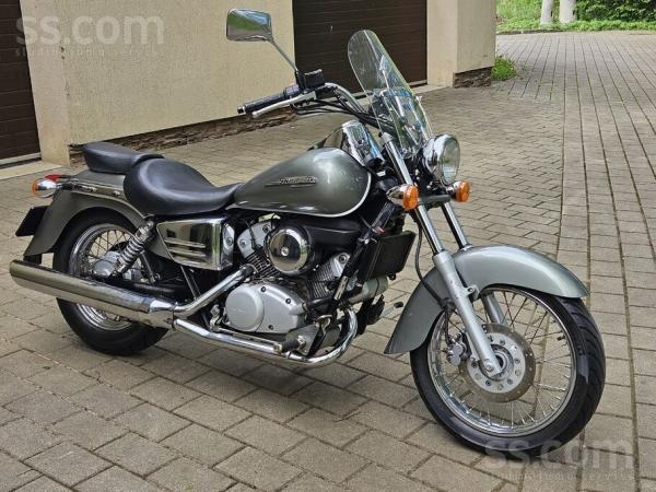 Honda Shadow 2000 Rīga, ar dzinēja tilpumu 0.13 L un nobraukumu 0 tūkst. km par 2850 €, foto 1 vietnē AUTOMOTO.COM.LV