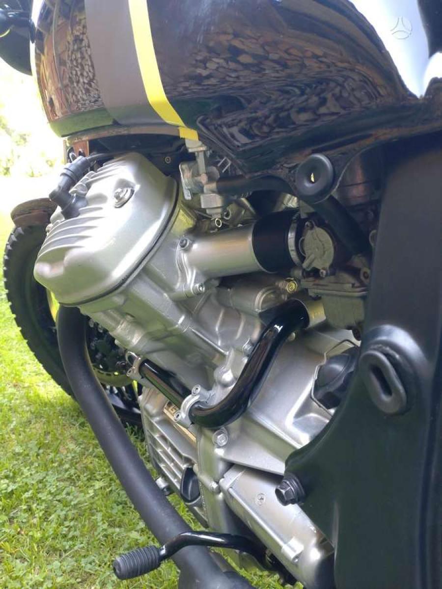 Black Honda Silverwing 1981 in Riga, with an engine capacity of 0.50 L and mileage of 23 thousand km for 3900 €, photo 8 on AUTOMOTO.COM.LV