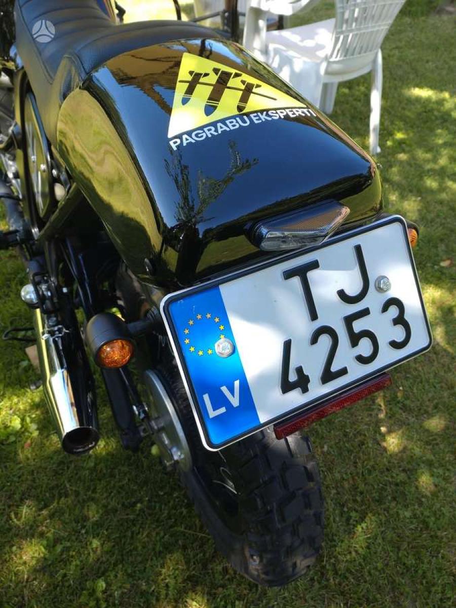 Black Honda Silverwing 1981 in Riga, with an engine capacity of 0.50 L and mileage of 23 thousand km for 3900 €, photo 11 on AUTOMOTO.COM.LV