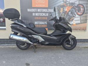 Melns Honda Silverwing 2009 Panevēža, ar dzinēja tilpumu 0.40 L un nobraukumu 24 tūkst. km par 2100 €, foto 4 vietnē AUTOMOTO.COM.LV