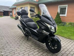 Черный Хонда Silverwing 2009 в Ширвинтос, объемом двигателя 0.40 л и пробегом 44 тыс. км за 2200 €, фото  на AUTOMOTO.COM.LV