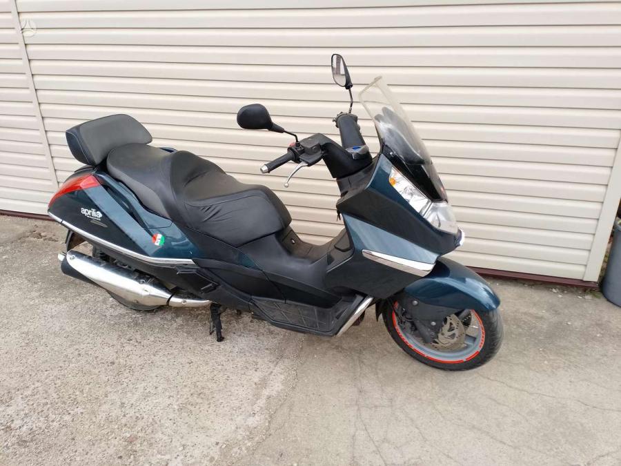 Blue Honda Silverwing 2006 in Vilnius, with an engine capacity of 0.50 L and mileage of 47 thousand km for 1089 €, photo 3 on AUTOMOTO.COM.LV