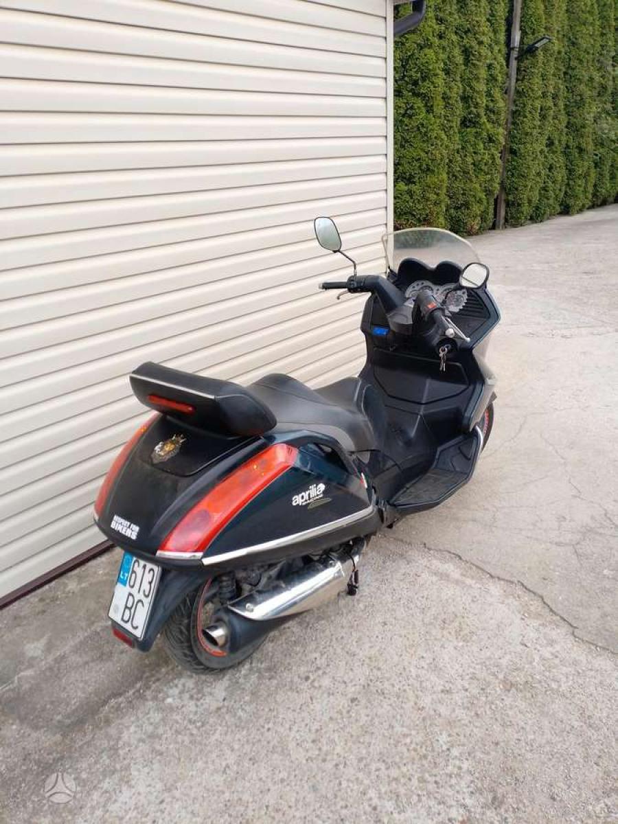 Blue Honda Silverwing 2006 in Vilnius, with an engine capacity of 0.50 L and mileage of 47 thousand km for 1089 €, photo 4 on AUTOMOTO.COM.LV
