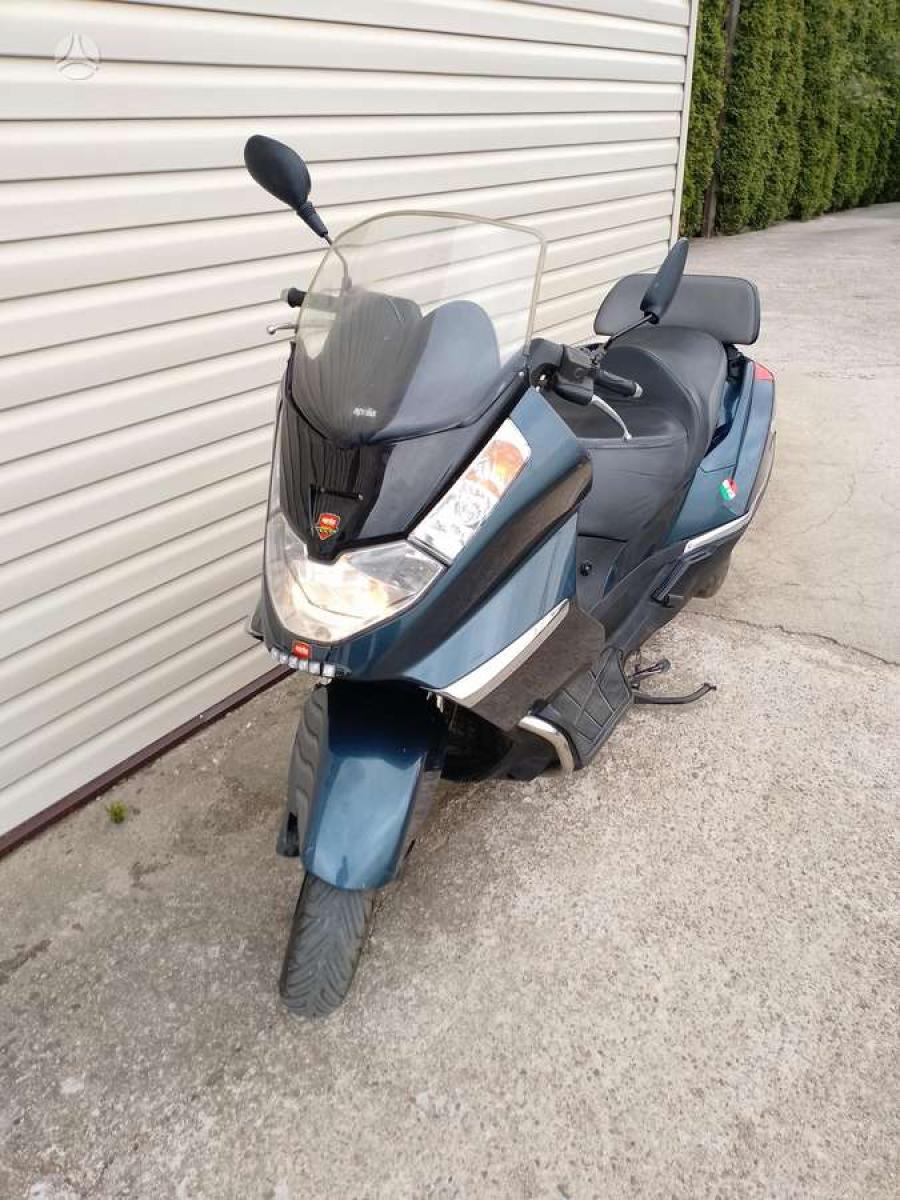 Blue Honda Silverwing 2006 in Vilnius, with an engine capacity of 0.50 L and mileage of 47 thousand km for 1089 €, photo 5 on AUTOMOTO.COM.LV