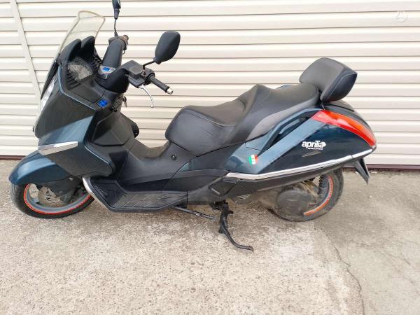 Blue Honda Silverwing 2006 in Vilnius, with an engine capacity of 0.50 L and mileage of 47 thousand km for 1089 €, photo 5 on AUTOMOTO.COM.LV