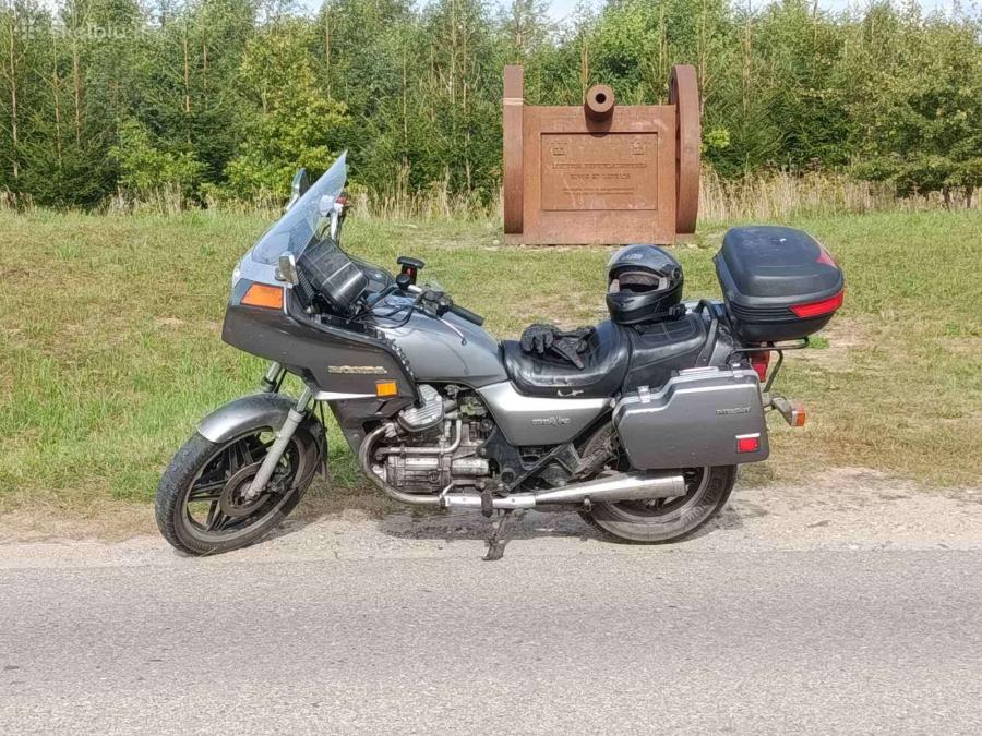 Pelēks Honda Silverwing 1982 Viļņa, ar dzinēja tilpumu 0.50 L un nobraukumu 70 tūkst. km par 1200 €, foto 3 vietnē AUTOMOTO.COM.LV