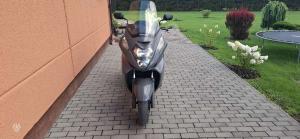 Pelēks Honda Silverwing 2007 Kauņa, ar dzinēja tilpumu 0.40 L un nobraukumu 77 tūkst. km par 1300 €, foto  vietnē AUTOMOTO.COM.LV