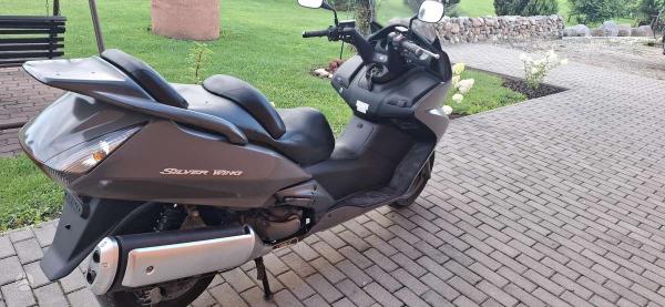 Pelēks Honda Silverwing 2007 Kauņa, ar dzinēja tilpumu 0.40 L un nobraukumu 77 tūkst. km par 1300 €, foto 3 vietnē AUTOMOTO.COM.LV