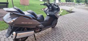 Pelēks Honda Silverwing 2007 Kauņa, ar dzinēja tilpumu 0.40 L un nobraukumu 77 tūkst. km par 1300 €, foto 4 vietnē AUTOMOTO.COM.LV