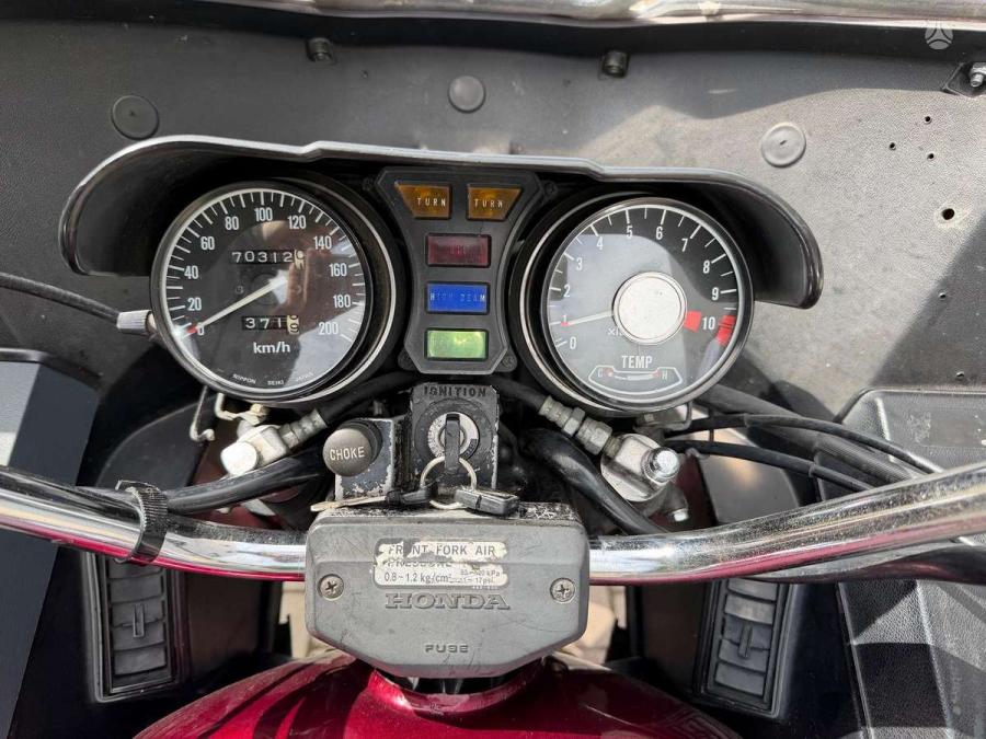 Хонда Silverwing 1982 в Клайпеда, объемом двигателя 0.50 л и пробегом 70 тыс. км за 1550 €, фото 7 на AUTOMOTO.COM.LV