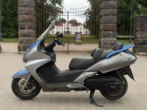Honda Silverwing 2005 Rokiškis, ar dzinēja tilpumu 0.58 L un nobraukumu 77 tūkst. km par 950 €, foto  vietnē AUTOMOTO.COM.LV