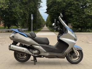 Honda Silverwing 2005 Rokiškis, ar dzinēja tilpumu 0.58 L un nobraukumu 77 tūkst. km par 950 €, foto 3 vietnē AUTOMOTO.COM.LV