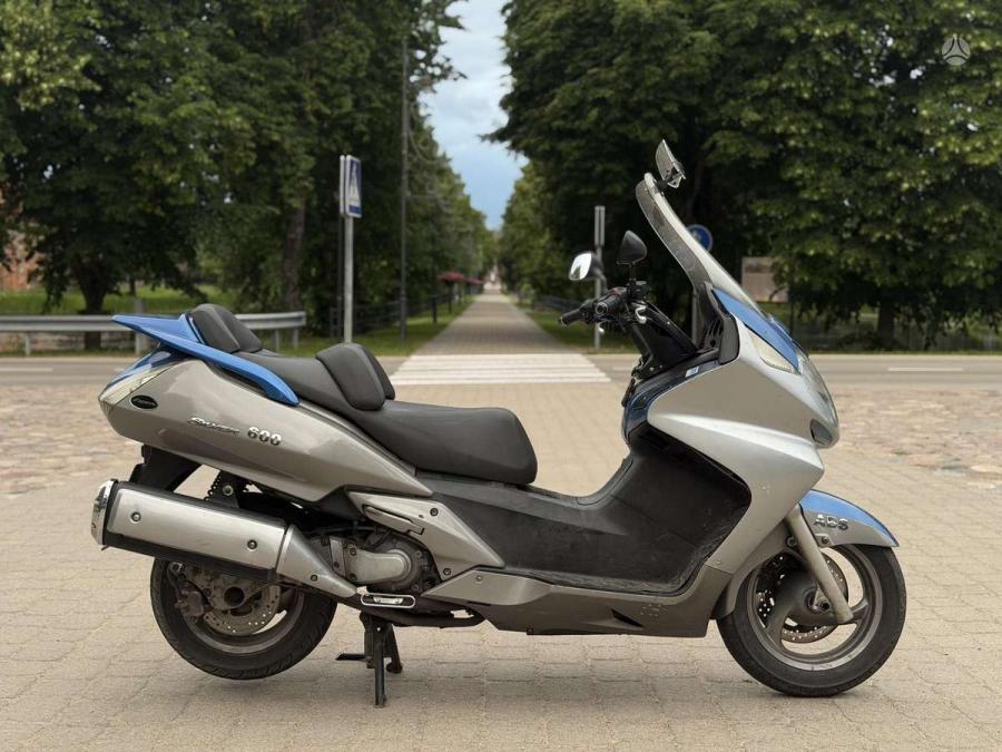 Honda Silverwing 2005 Rokiškis, ar dzinēja tilpumu 0.58 L un nobraukumu 77 tūkst. km par 950 €, foto 3 vietnē AUTOMOTO.COM.LV