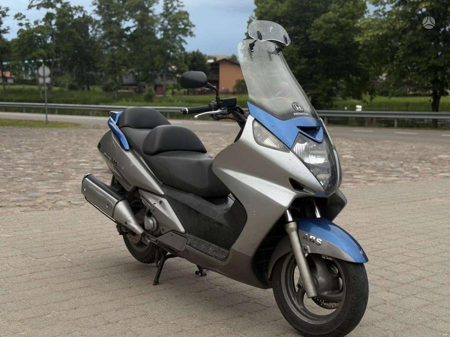 Honda Silverwing 2005 Rokiškis, ar dzinēja tilpumu 0.58 L un nobraukumu 77 tūkst. km par 950 €, foto 4 vietnē AUTOMOTO.COM.LV