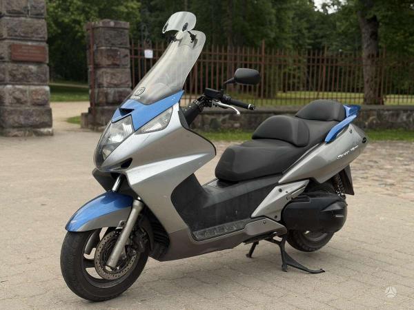 Honda Silverwing 2005 Rokiškis, ar dzinēja tilpumu 0.58 L un nobraukumu 77 tūkst. km par 950 €, foto 4 vietnē AUTOMOTO.COM.LV