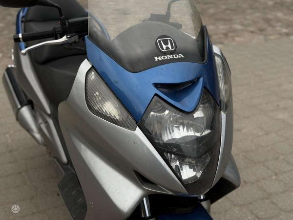 Honda Silverwing 2005 Rokiškis, ar dzinēja tilpumu 0.58 L un nobraukumu 77 tūkst. km par 950 €, foto 7 vietnē AUTOMOTO.COM.LV