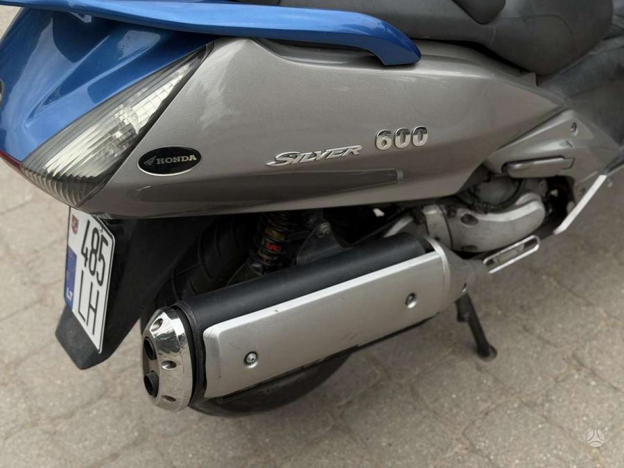 Honda Silverwing 2005 Rokiškis, ar dzinēja tilpumu 0.58 L un nobraukumu 77 tūkst. km par 950 €, foto 10 vietnē AUTOMOTO.COM.LV