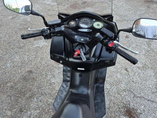 Honda Silverwing 2008 in Vilnius, with an engine capacity of 0.60 L and mileage of 41 thousand km for 2000 €, photo 4 on AUTOMOTO.COM.LV