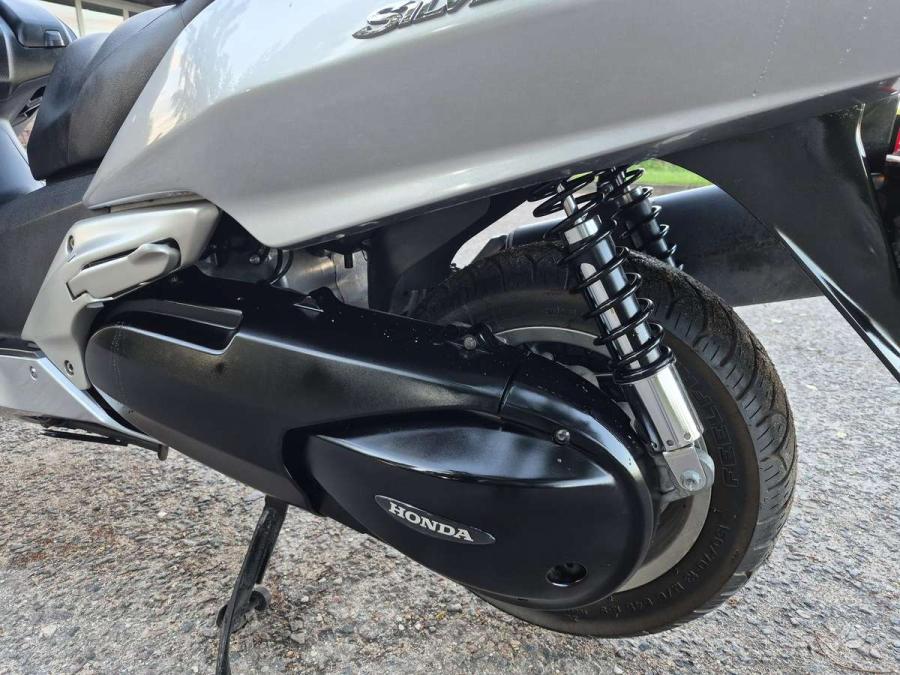 Honda Silverwing 2008 in Vilnius, with an engine capacity of 0.60 L and mileage of 41 thousand km for 2000 €, photo 9 on AUTOMOTO.COM.LV